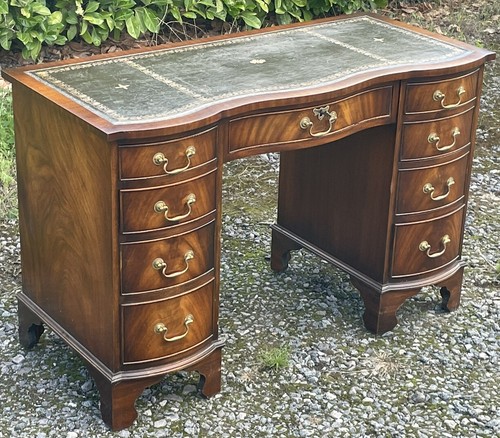 SUPERB ANTIQUE STYLE BEVAN FUNNEL REPRODUX WRITING DESK FAB CONDITION ...