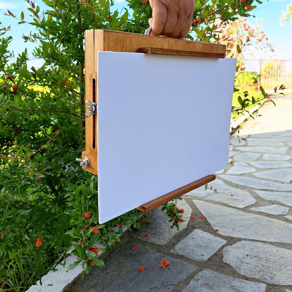 Plein Air Pochade Box, outdoor artist easel with grey plastic palette ...