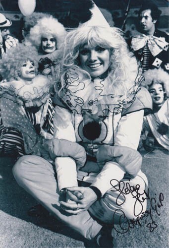 HELENE HUNT 007 JAMES BOND RARE AUTOGRAPH OCTOPUSSY SMUGGLER / CIRCUS ...