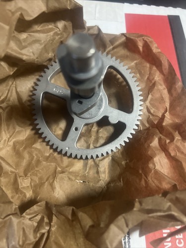 New Briggs And Stratton OEM Camshaft Part Number 697668 | eBay