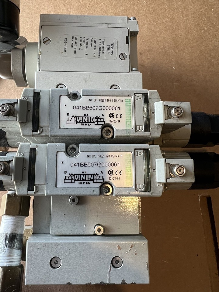 Bank Of Numatics #041BB507G000061 Pneumatic Solenoid Valve Bank 24VDC ...