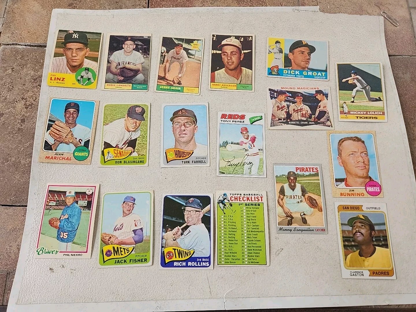 Lot Of (69) 1960's/70's Vintage Baseball Cards w Stars, RCs,HOFers ...