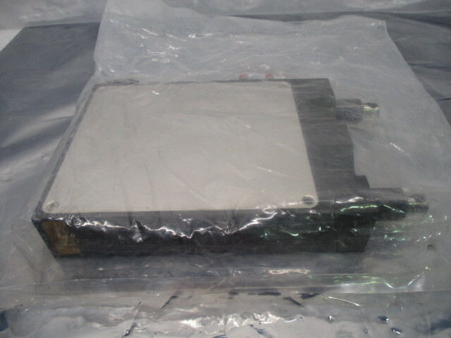 VAT 02012-BA24-0001/0022 Slit Valve, Rectangular Gate Valve A-242406 ...