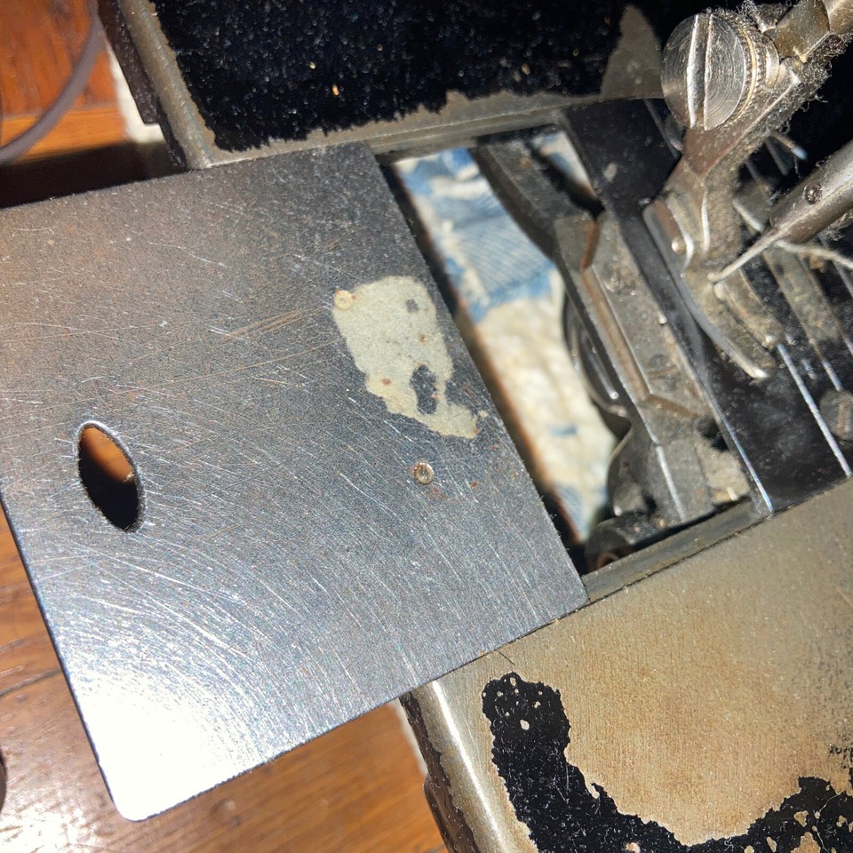 SINGER 95-1 ORIGINAL 1910 INDUSTRIAL SEWING MACHINE WORKING!! FREE ...