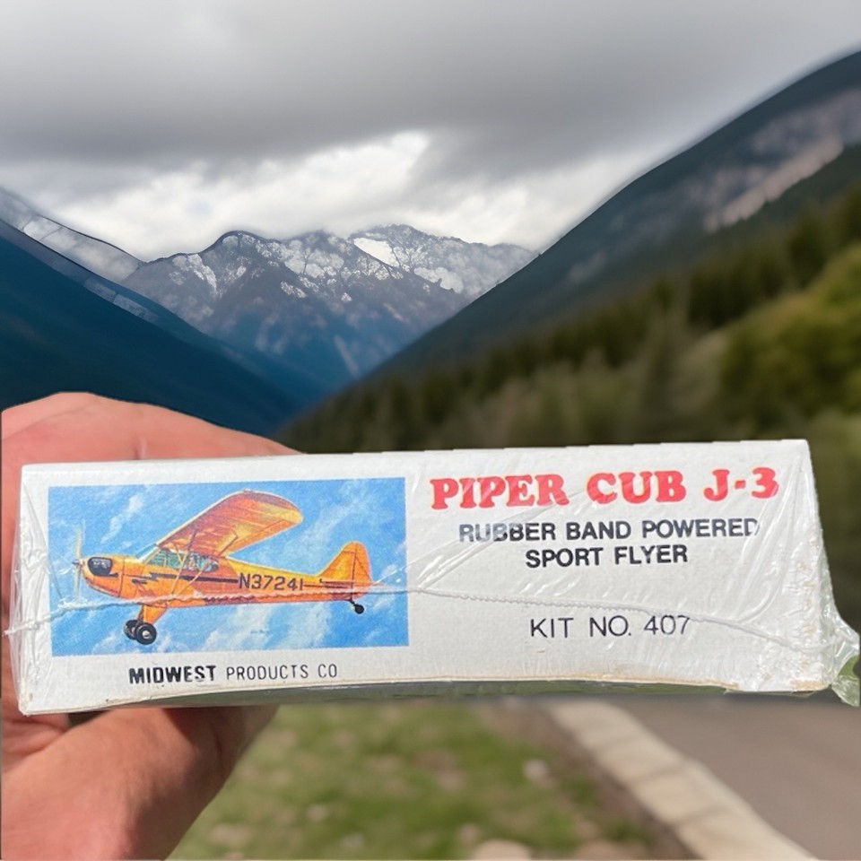 PIPER CUB J-3 all Balsa Wood FLYING MODEL Rubber Band Powered BUILDING ...