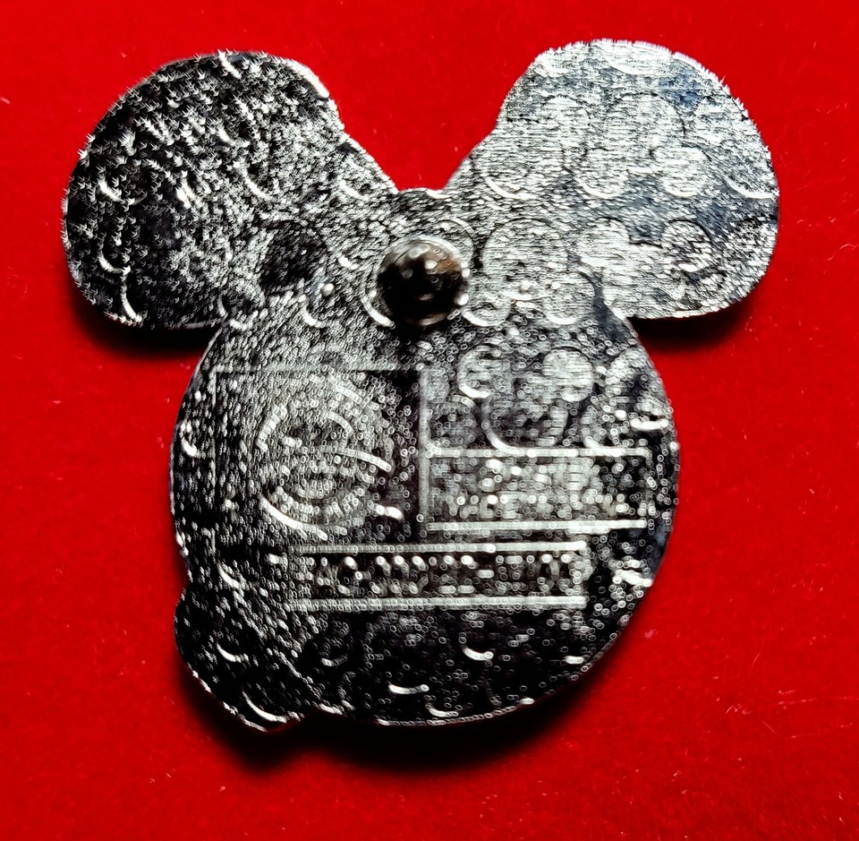 Disney Trading Pin, Emoji Blitz Minnie Mouse Winking And Blowing Kiss ...