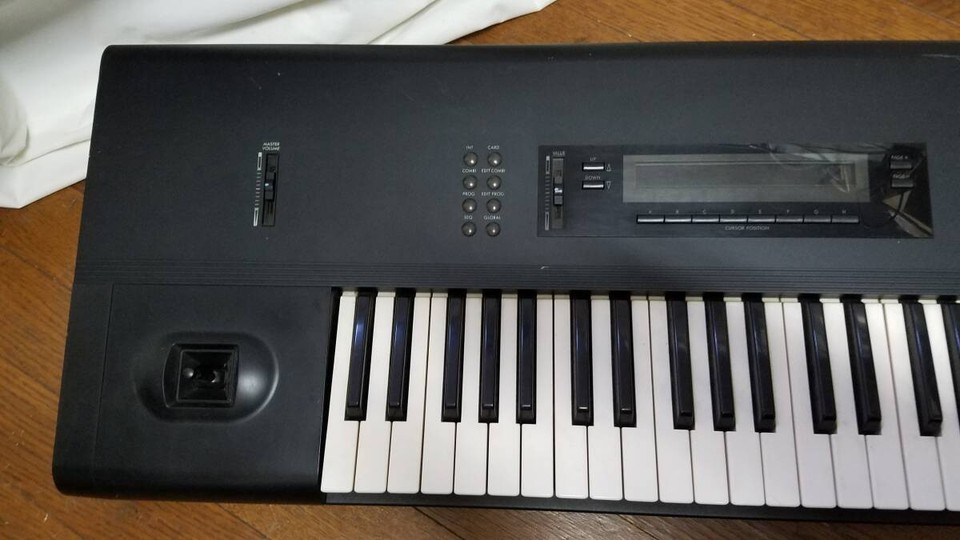KORG M1 Music Workstation Synthesizer 61-Key Keyboard POWER ON ...