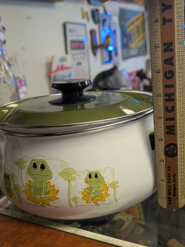 Vintage Sears & Roebuck Neil the Frog Enamelware Large Crock Pot With ...