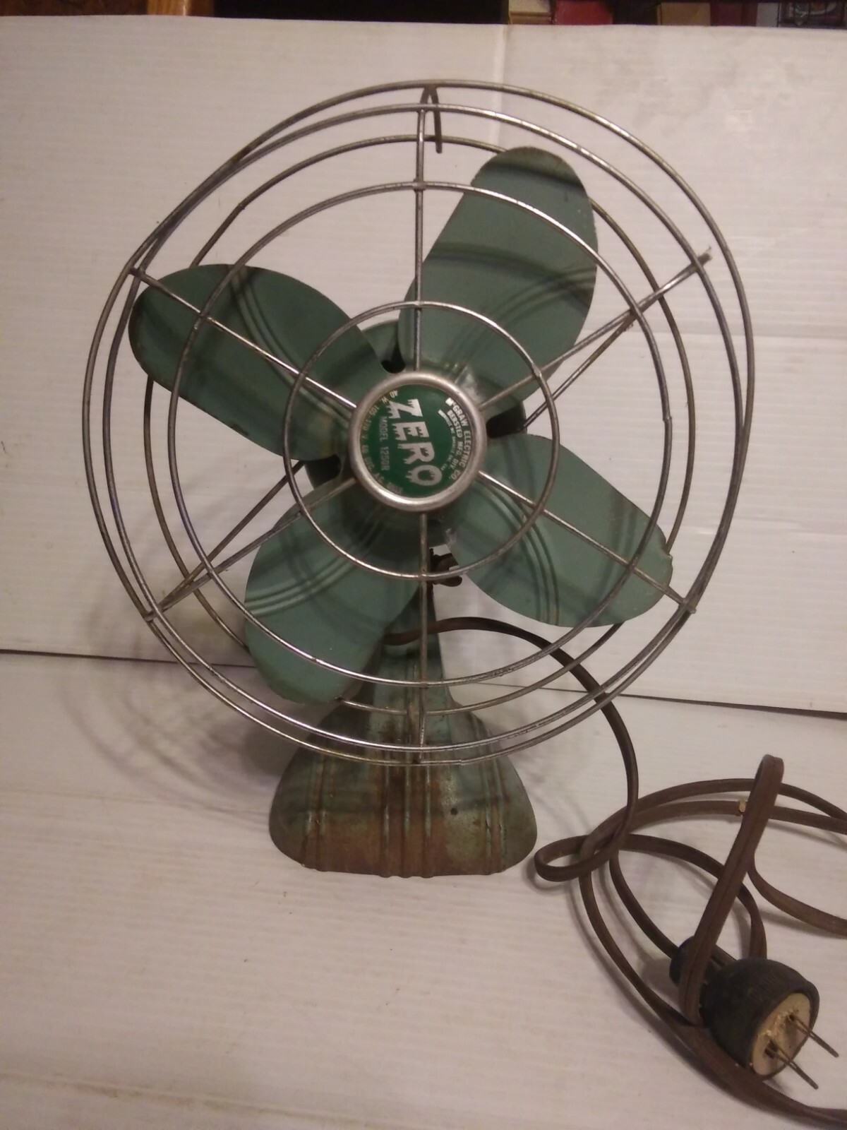 Vintage Zero Model 1250R Metal Table Fan | eBay