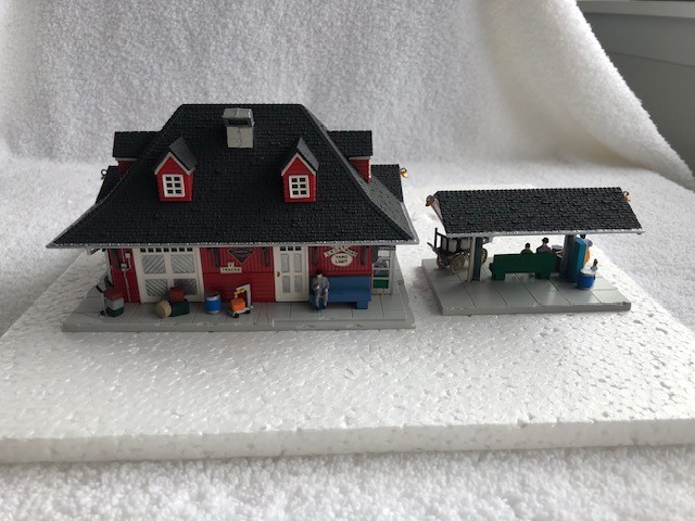 Atlas HO Scale Fully Passenger Train Station Kit # 706 Fully Assembled ...