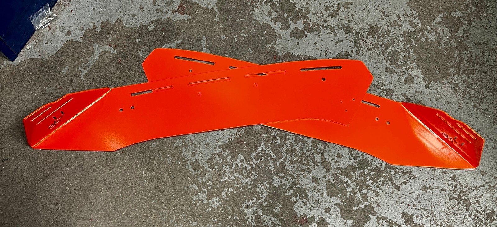 2 Piece Aluminium Splitter with Slots for Polaris Slingshot-Orange ...