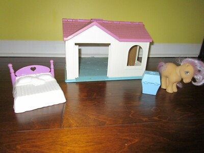 My Little Pony Show Stable G1 1983 with Lemon Drop Pony and Bed Vintage ...