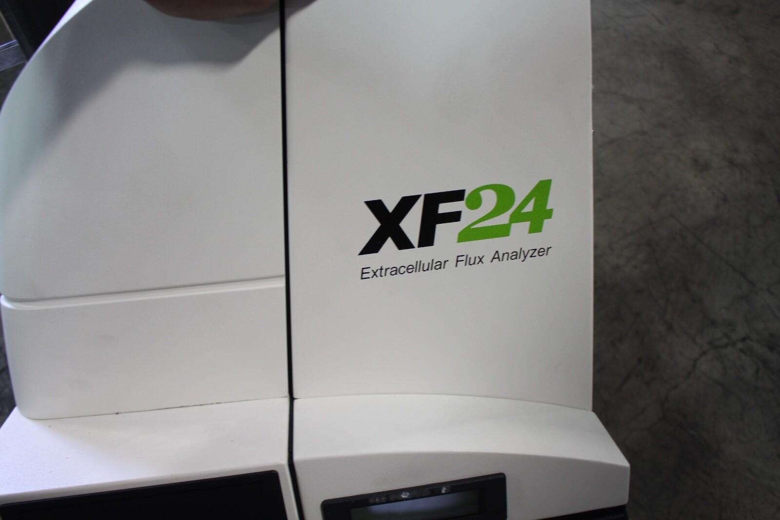 SEAHORSE BIOSCIENCE XF24 EXTRACELLULAR FLUX ANALYZER | eBay