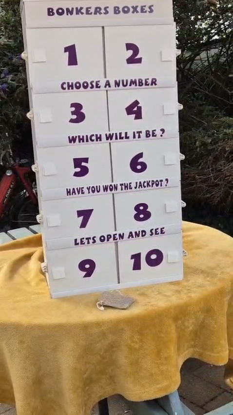 10 Door Open The Box Game deluxe large game with 10 numbered chips | eBay