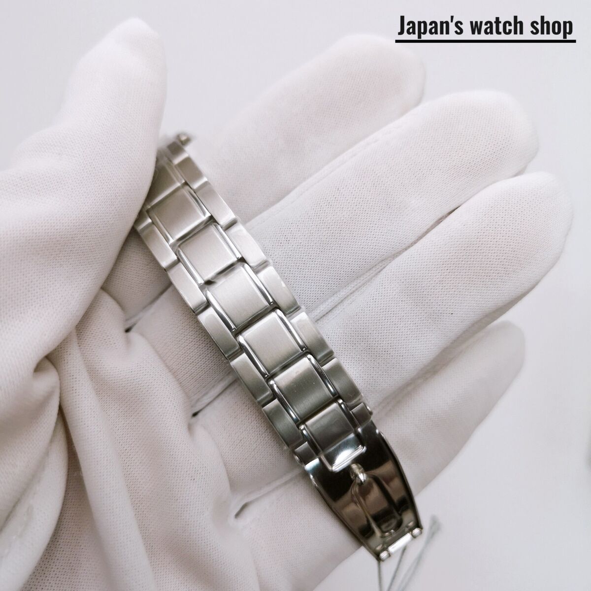 SEIKO Seiko Selection SSDE009 White Women's Watch New in Box SEIKO Seiko Selection SSDE009 White Women's Watch New in Box