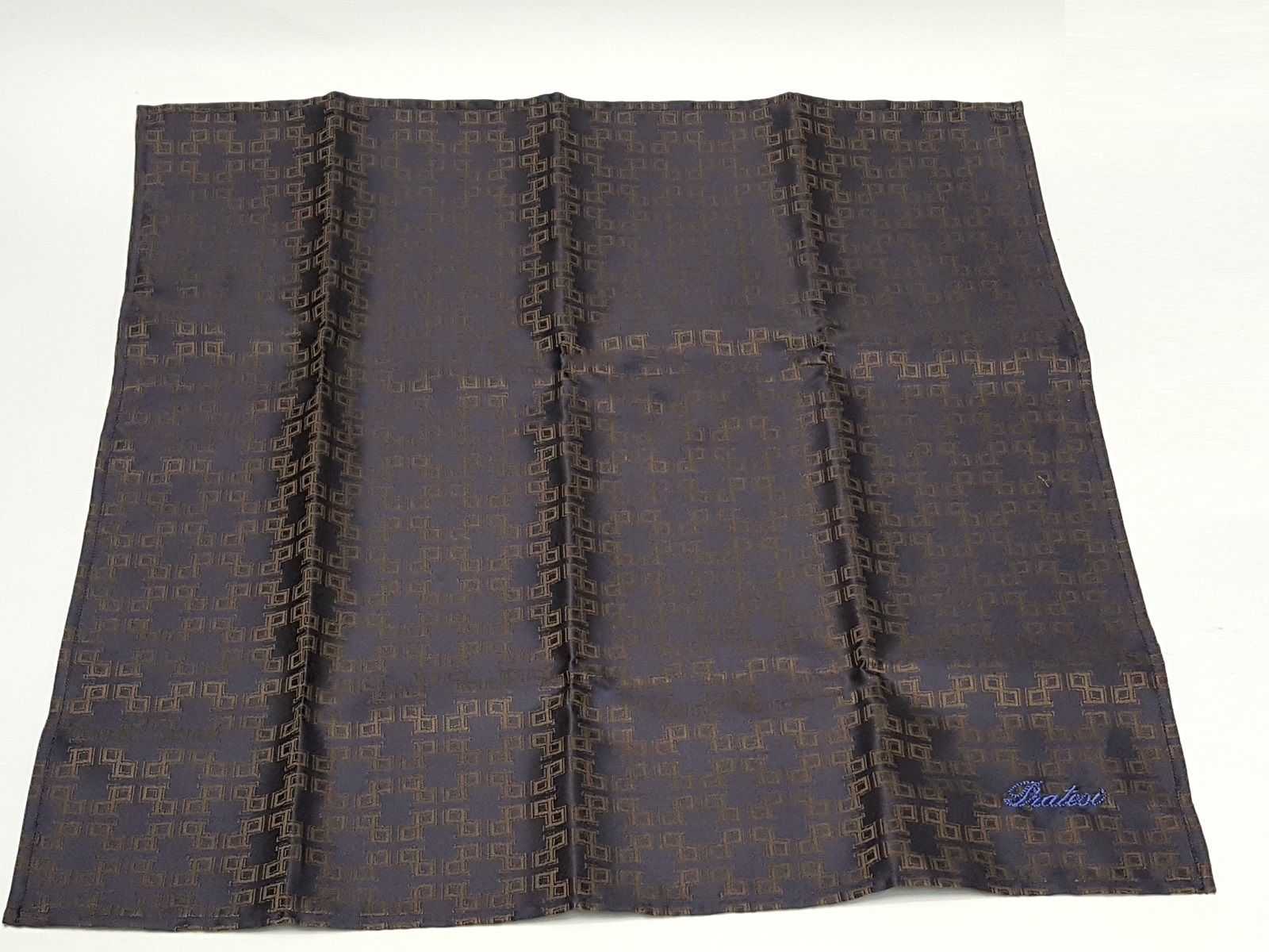 CHIC PRATESI ITALY JACQUARD LOGO MONOGRAM SCARF * NEW IN BOX ~ 18" | eBay