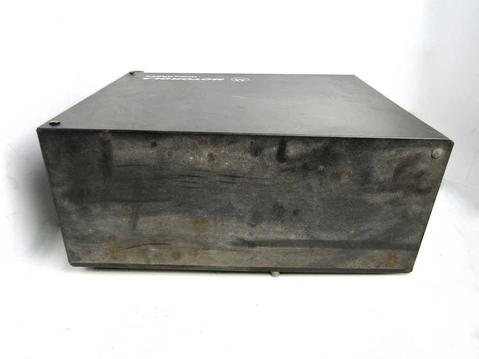 Motorola Radius GR500 Mounted Repeater Station with Radius R1225 UHF ...
