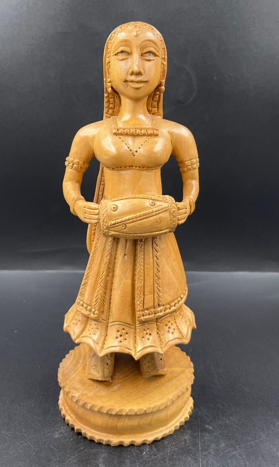 Di Legno Lady Con Dholak IN Mano,Intagliato a Mano Decor Tradizionale ...