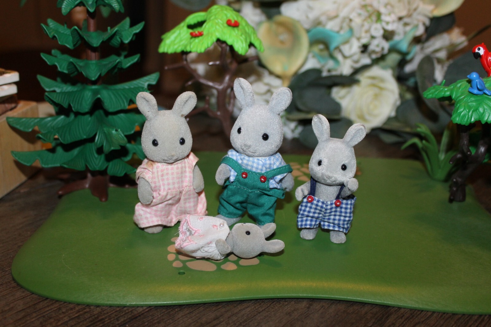 calico critters sylvanian families babblebrook rabbits family 4 | eBay