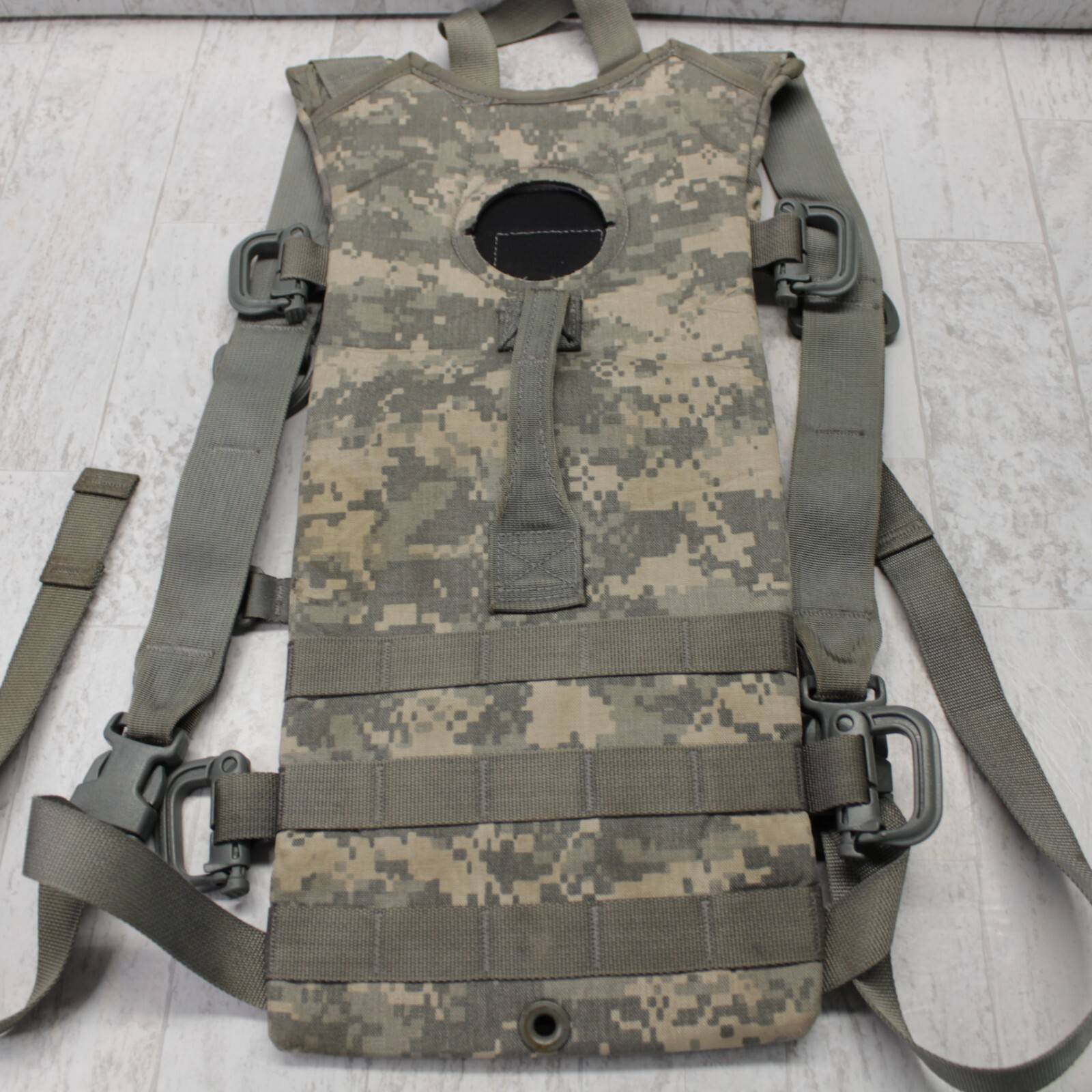US Army MOLLE II Camo Hydration System Carrier 8465-01-525-5531 (no ...