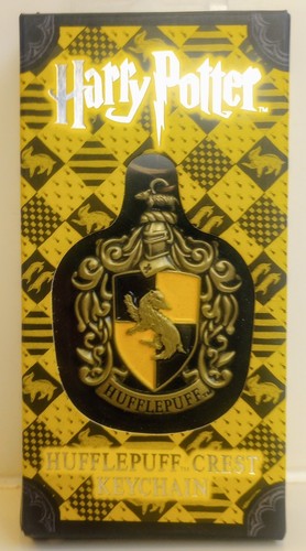Harry Potter : Hufflepuff Crest Keychain - The Noble Collection - New ...