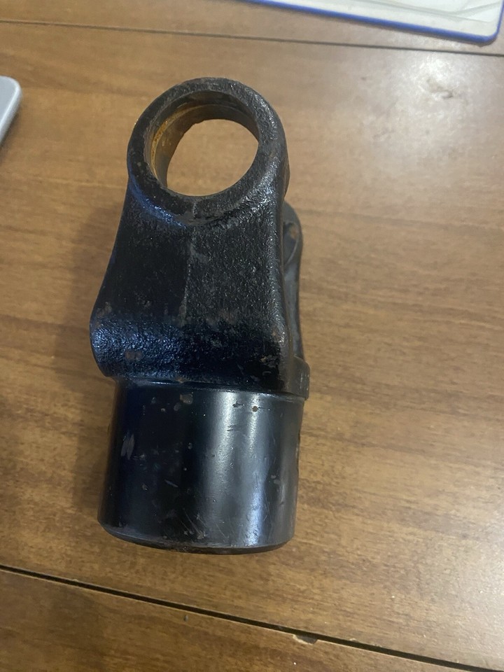 Weasler PTO Yoke 1-3/8” Round Bore 1/2” Shear pin hole - 14011-6 | eBay