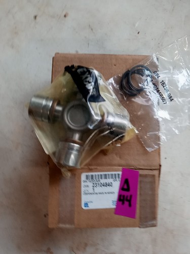 GM OEM 23104840 1985-05 Chevy Astro Front Axle Propeller Shaft U-Joint ...