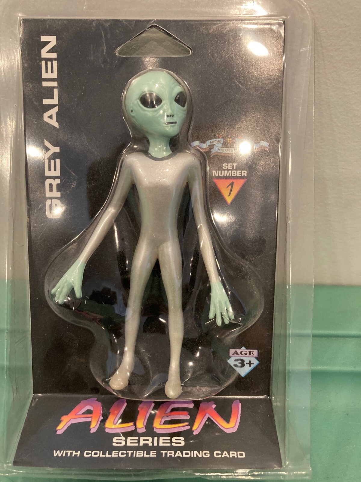 1996 Grey Alien ShadowBox Alien Series #1 | eBay