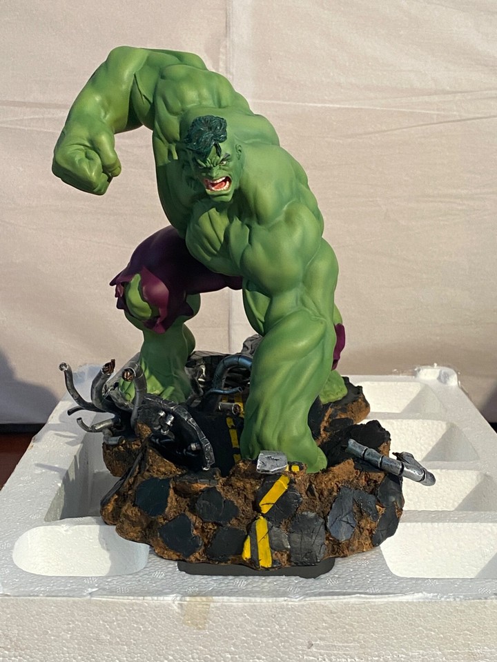 Art Asylum Marvel Milestones The Incredible Hulk Statue 1966/2500 ...