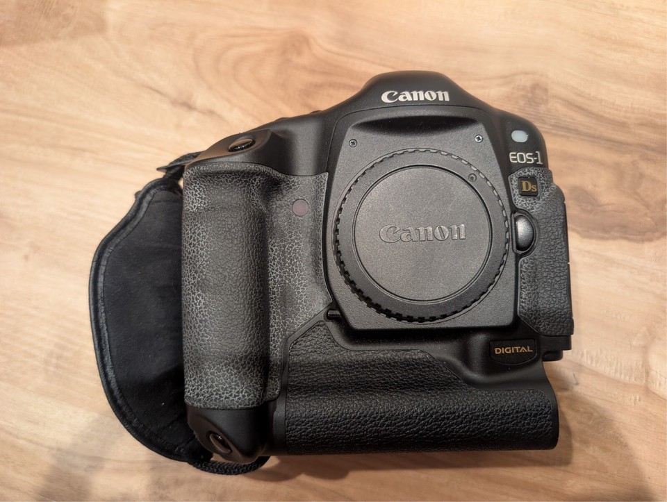 MINT 5K Clicks! Canon EOS 1Ds Mark I, Full Frame 11.1 MP DSLR Body Only ...