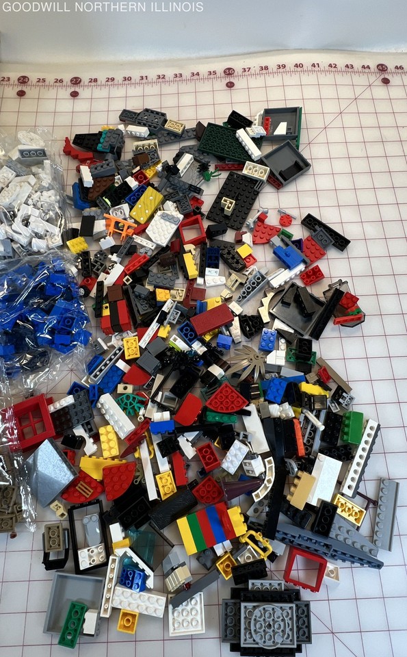 Assorted LEGO Building Toy Lot - LEGO Classic Bricks & Animals #11011 ...