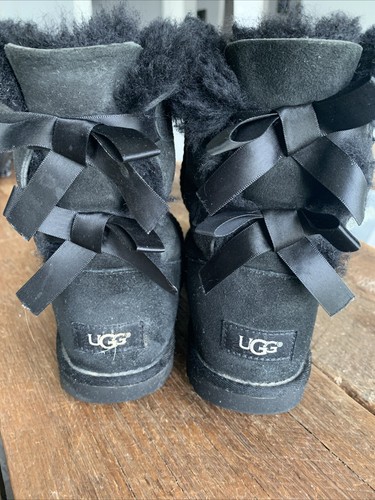 UGG Bailey Bow ll Winter Boots Big Kids Size 5 Black Suede Fur Lined 1017394k | eBay