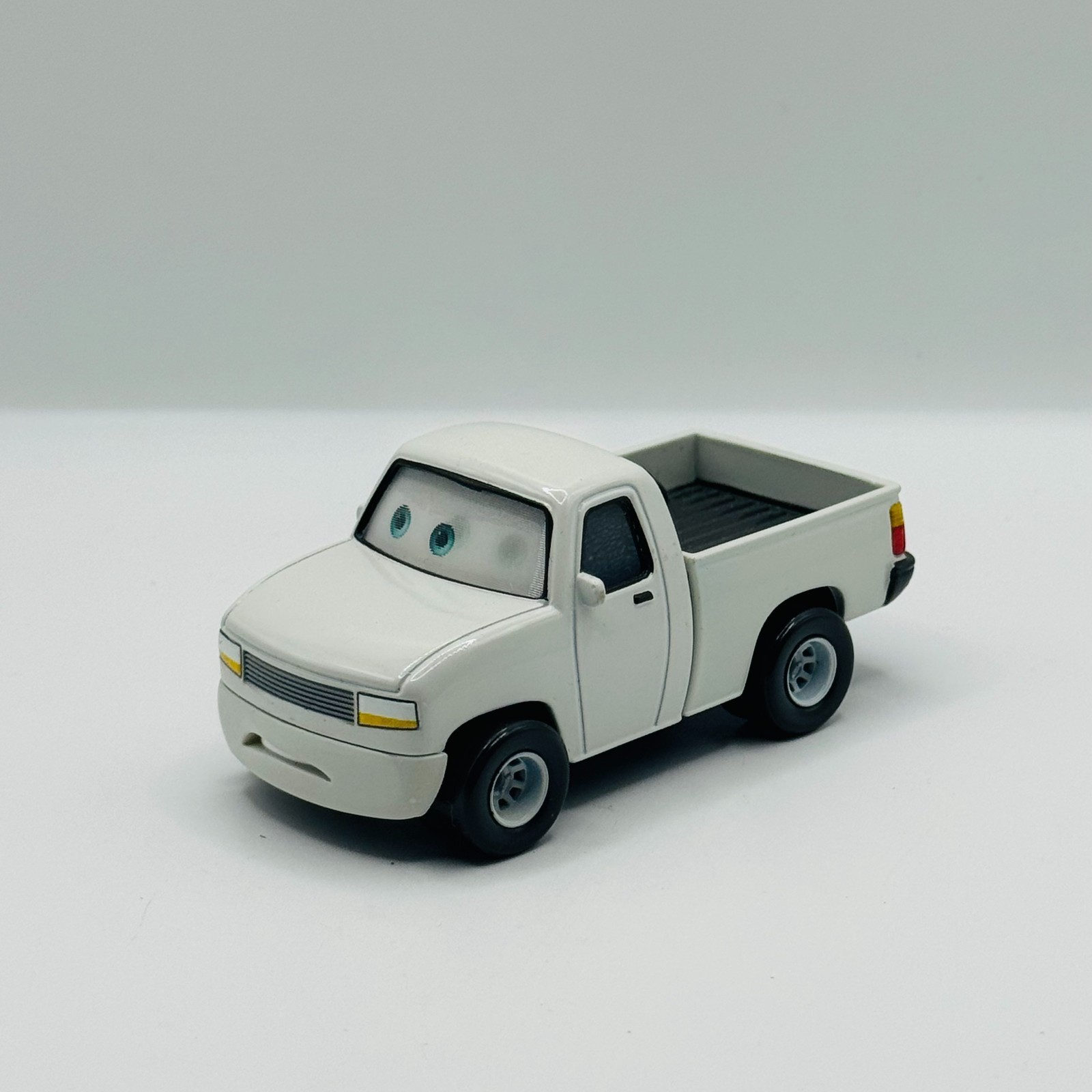 Disney Pixar Cars - DUFF WRECKS LENTICULAR My Eyes Change - 1:55 ...