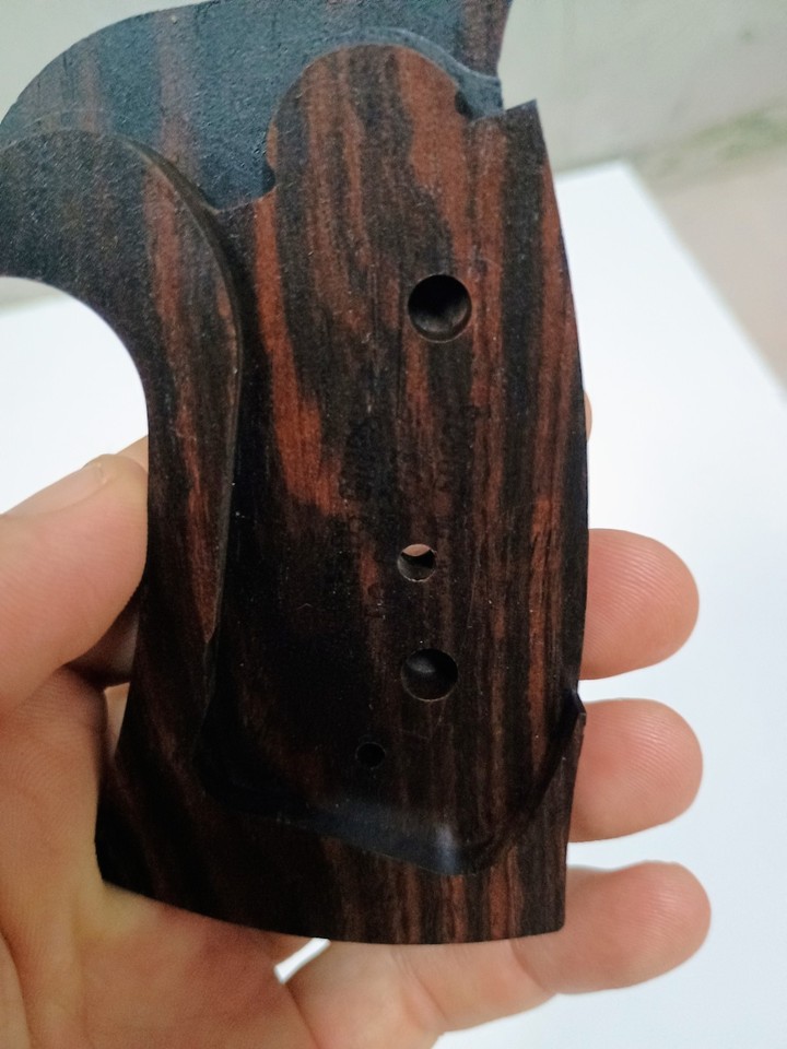 Kim Ahrends Smith & Wesson Grip (DAMAGE) | eBay