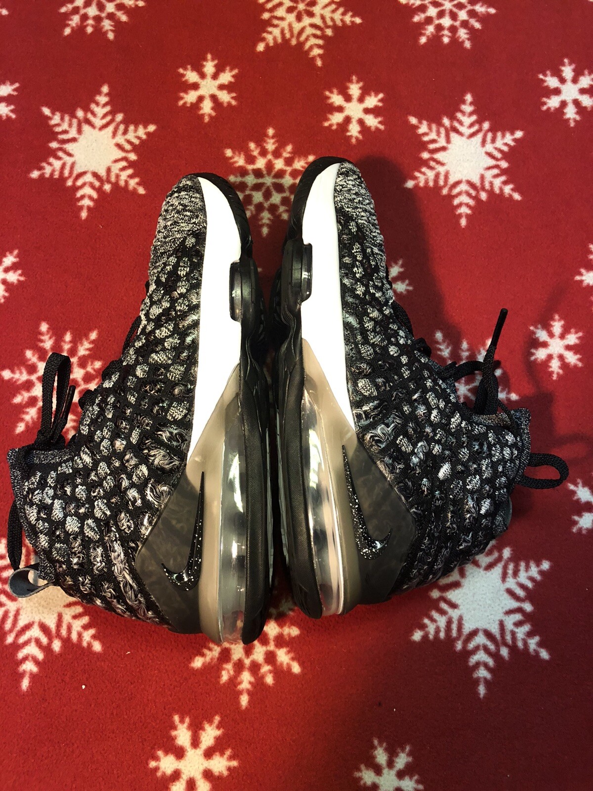 Nike Lebron XVII 17 Arena Black Oreo Mens Size 6.5Y - Gem