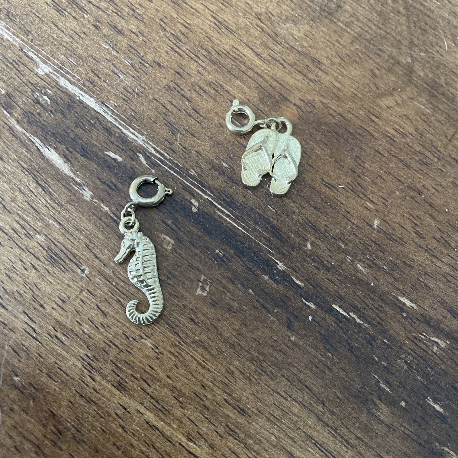 30 Piece Lot Of Diamond International DI Charm Bracelets and Cruise ...