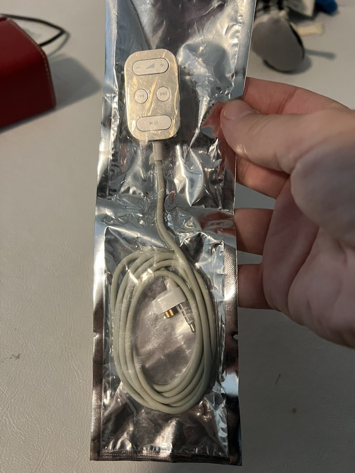 Apple iPod Remote Control A1018 iPod Classic 3rd & 4th Gen | eBay