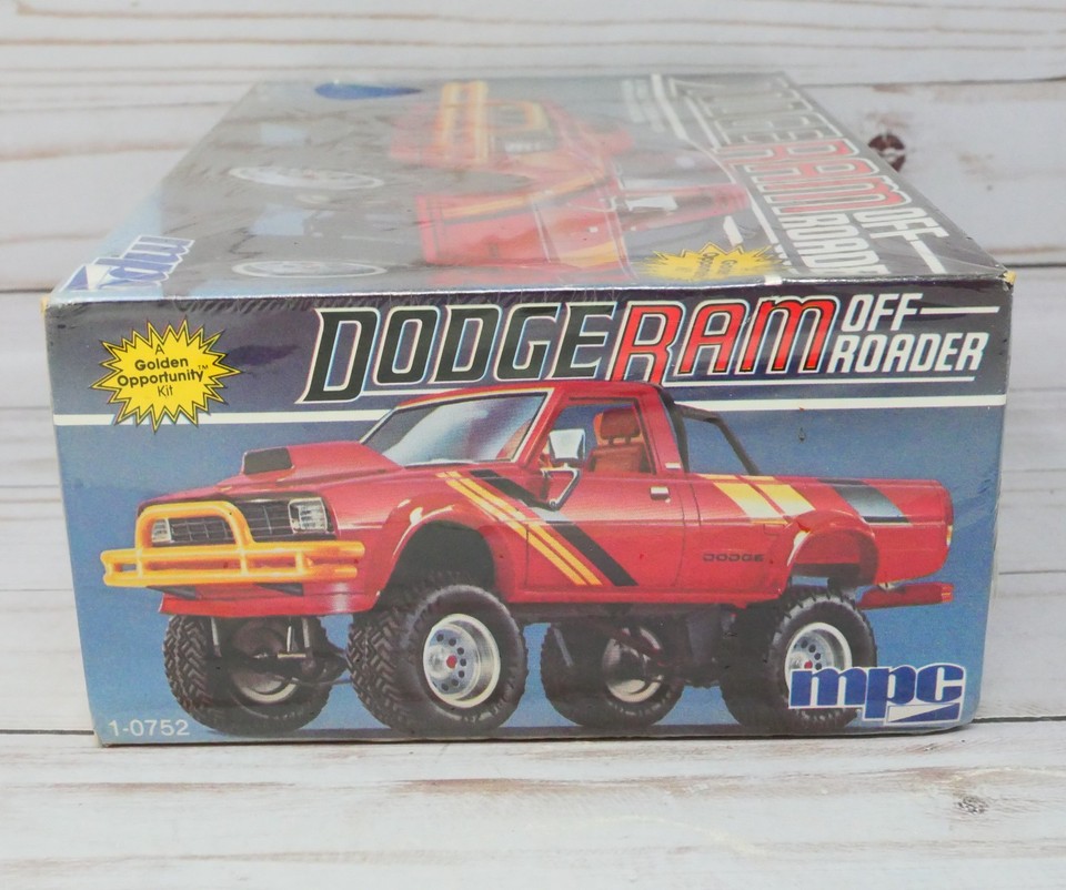 MPC 1-0752, Dodge Ram Off-Roader Pickup Truck Model Kit, 1/25 Scale ...