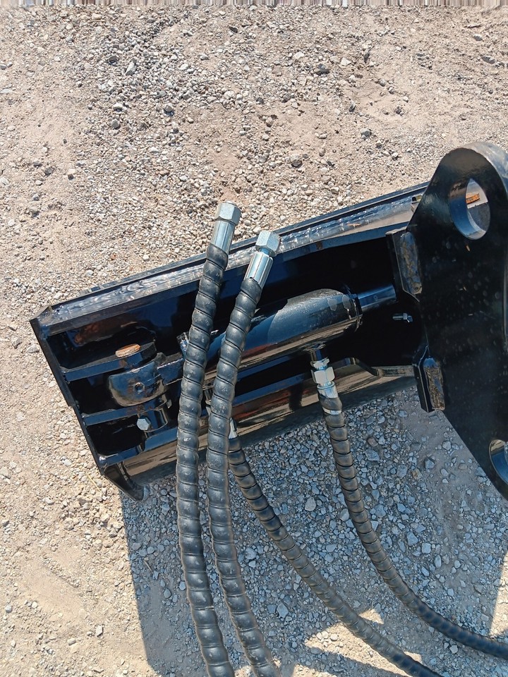 New Mini Excavator 32' Hyd Tilt Ditching Clean out Bucket ,40mm Pin ...