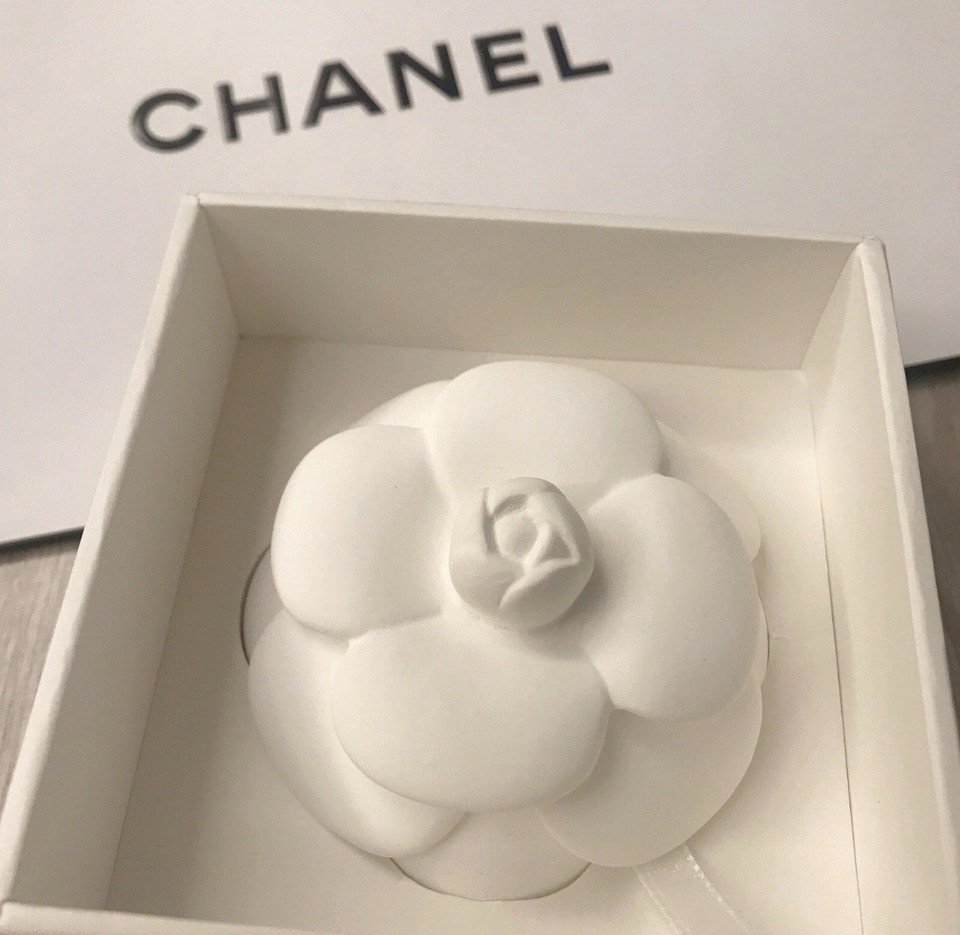 NIB CHANEL Ceramic Camelia Flower Perfume Diffuser | eBay