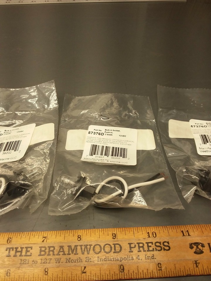 4/PACK of 57376D Push in Light Socket w/194 Bulb, Freightliner TLF ...