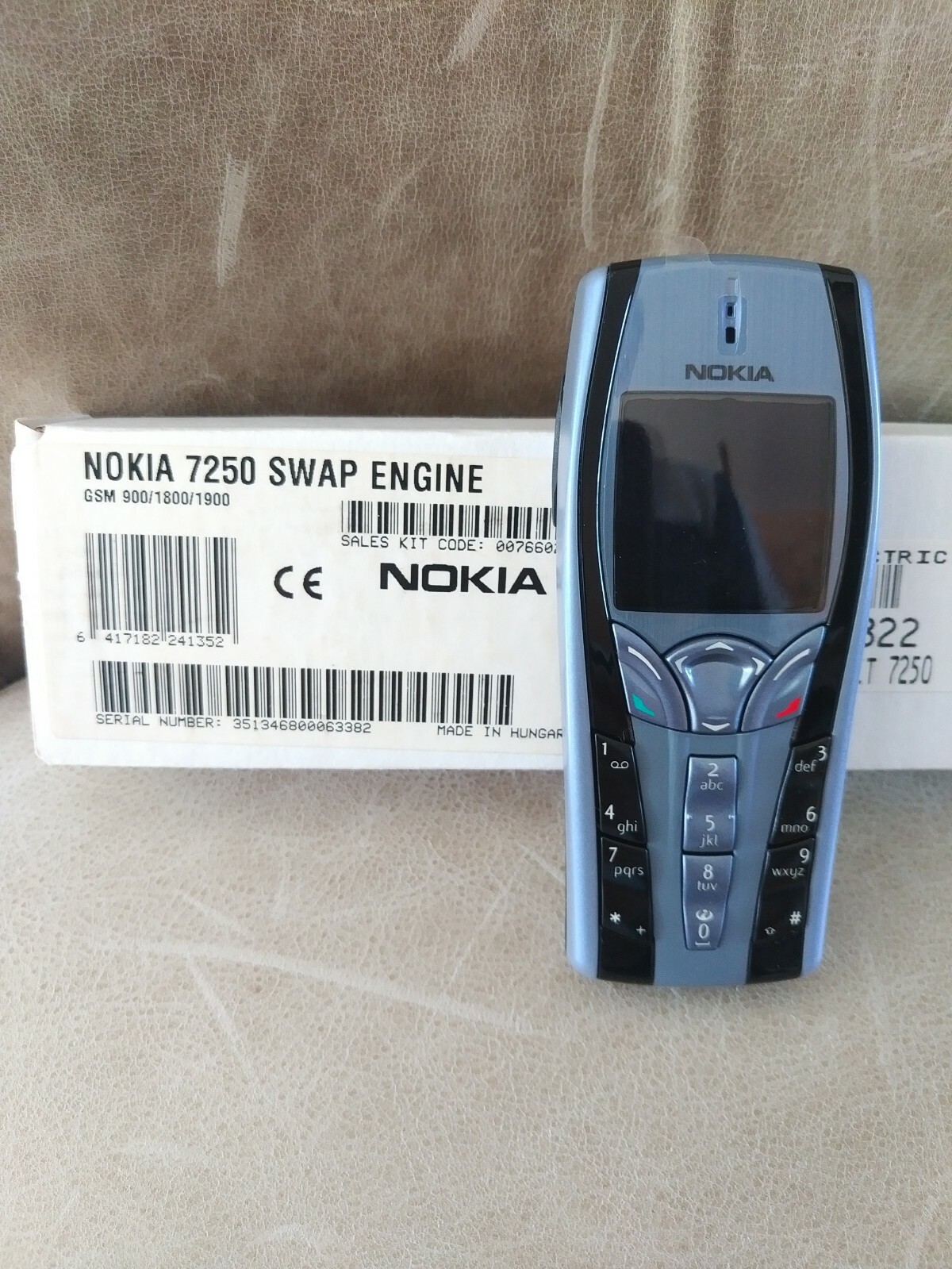 Nokia 7250i rare vintage . I need money make offer no return no refund ...