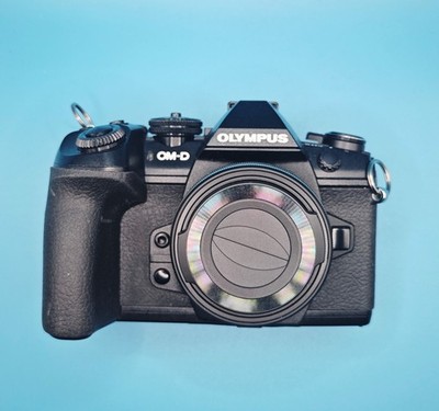 Olympus OM-D E-M1 Mark II 20MP Inkl. Objektiv 14-42mm f3,5-5,6 / Top ...