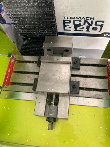 Tormach PCNC 440 with Power Drawbar, PathPilot Controller, Lots of ...