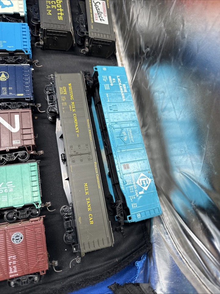 Large Lot Of 25 Ho Scale 50’ Box Cars And Reefar Cars | eBay