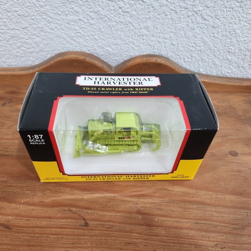 First Gear 1:87 Scale International Harvester TD-25 Crawler with Ripper ...