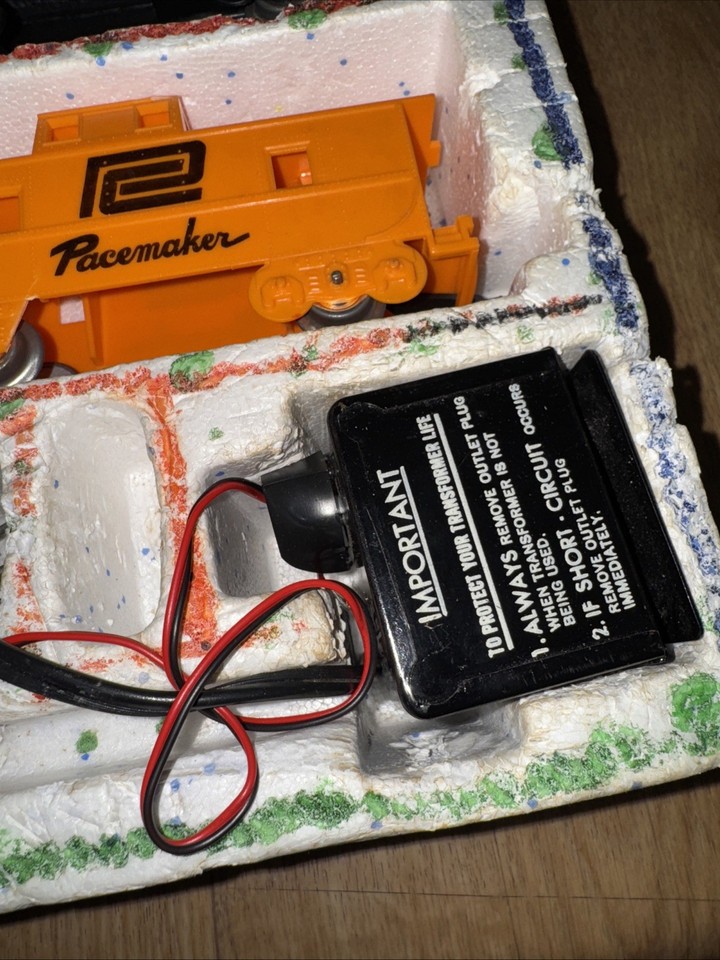 Marx Electric Train Set w/ 490 Locomotive, Cars, Track and Transformer ...