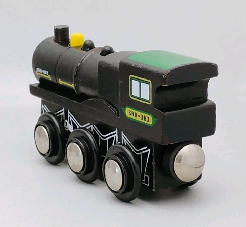Maxim Wooden Train Engine SRR-063 & Coal Hopper Car Thomas Brio ...