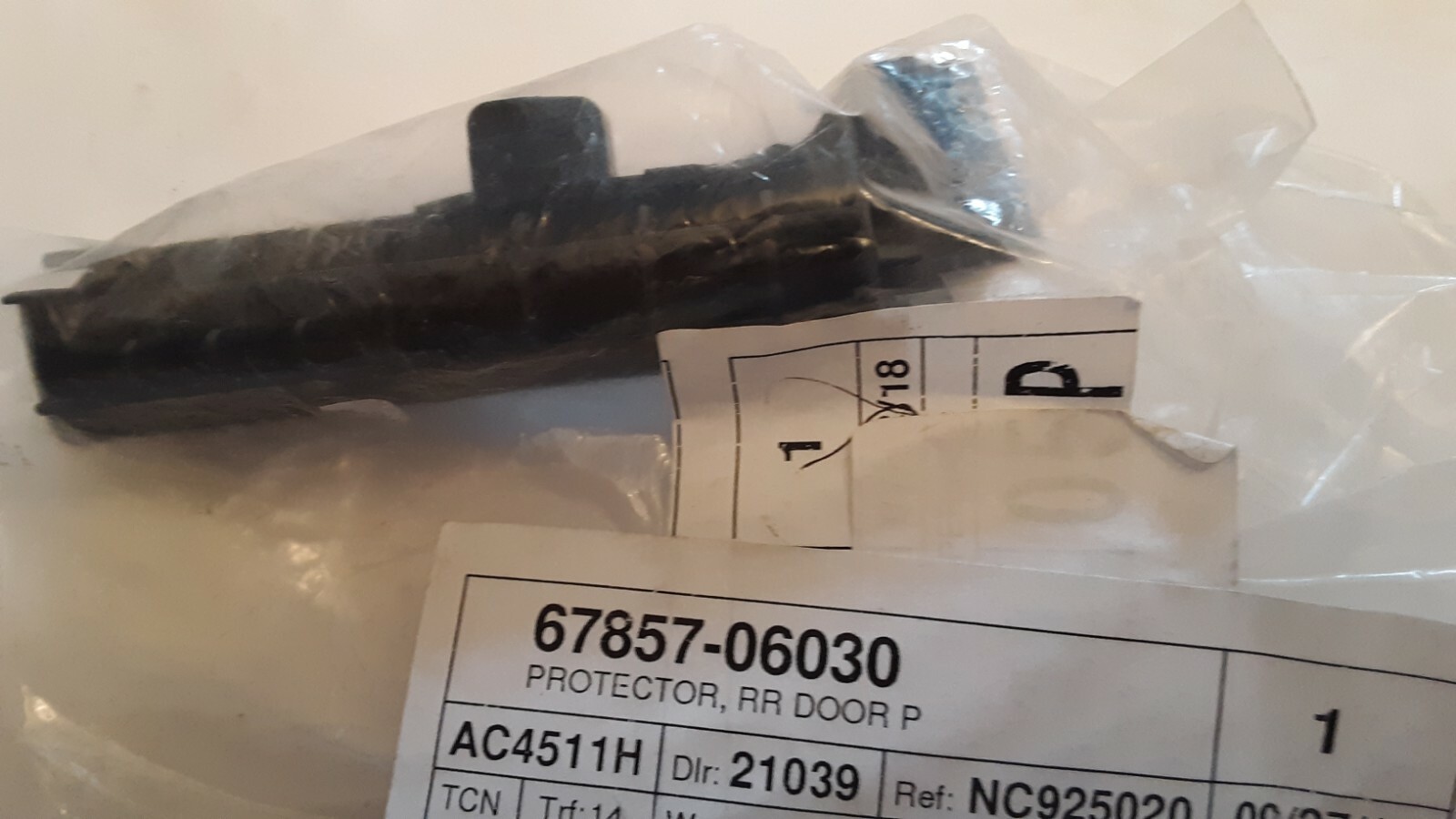 Toyota OEM 2018 Camry Rear Door Protector Right 6785706030 New in ...