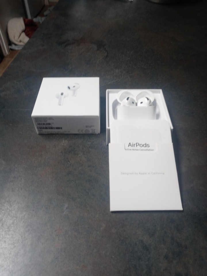 Apple Airpod 4th Generation with White Charging Case New In Box | eBay